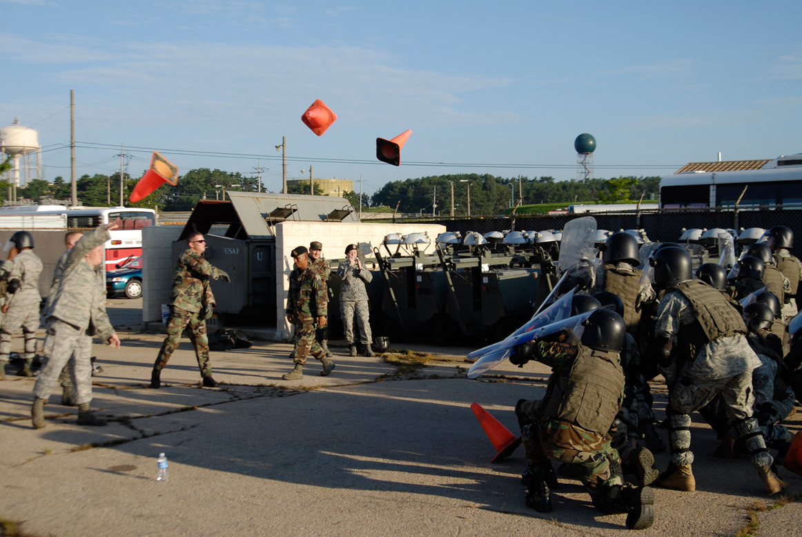 U.S. Military Global Riot Training Photos | Public Intelligence