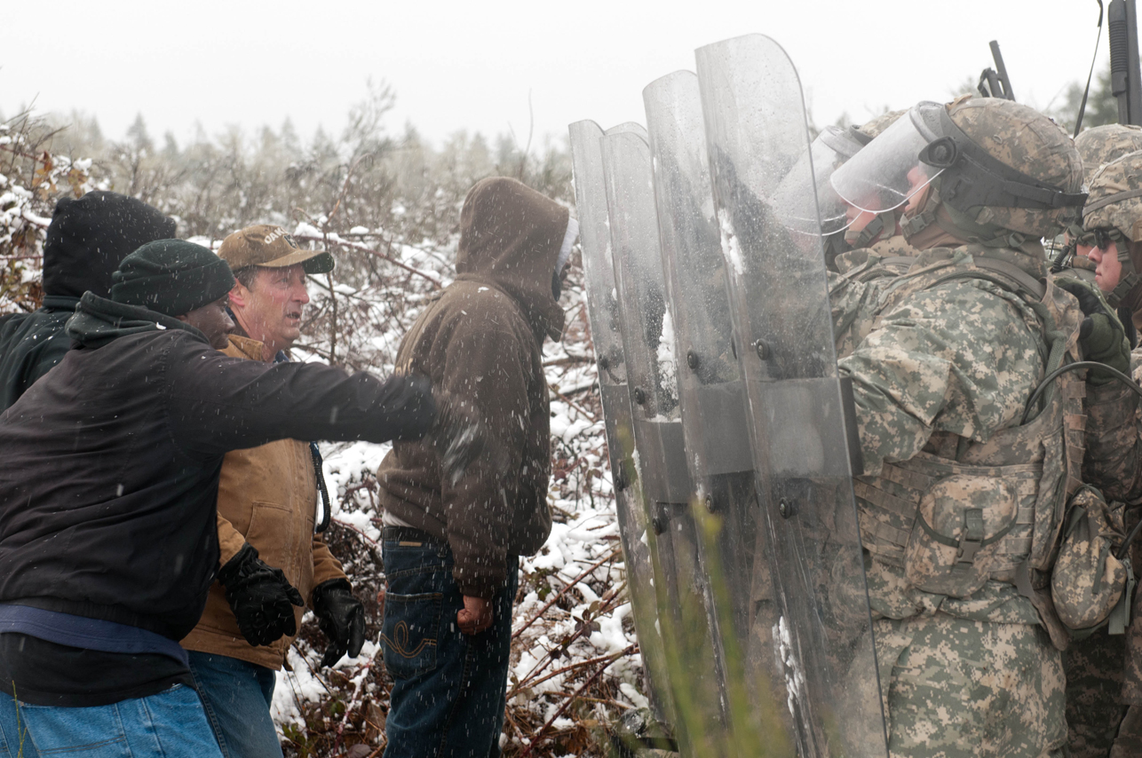 U.S. Army Domestic Quick Reaction Force Riot Control Training Photos ...